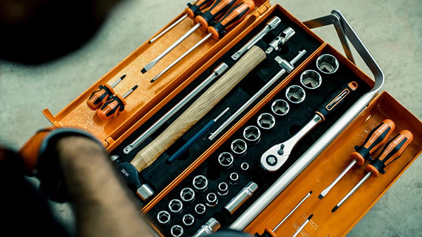 Lightweight & Portable 18-Inch Cantilever Tool Box – GROZ USA